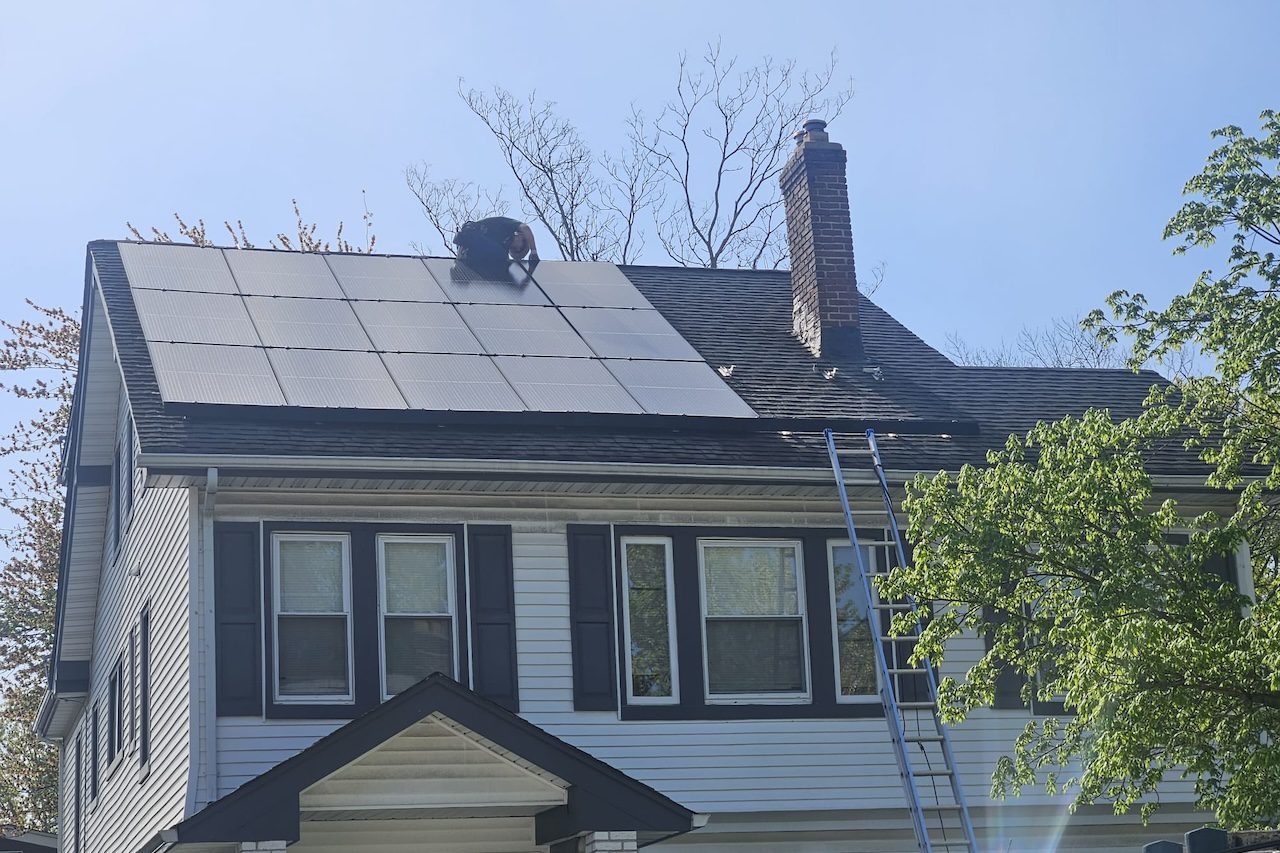 Pros and Cons of Solar Roofing | Al's Roofing